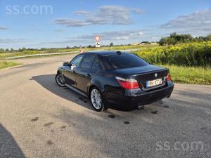 Black BMW 525 2006 in Riga, with an engine capacity of 2.50 L and mileage of 303 thousand km for 6500 €, photo 7 on AUTOMOTO.COM.LV