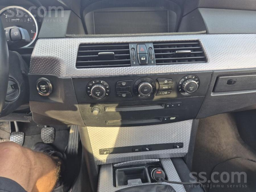 Black BMW 525 2006 in Riga, with an engine capacity of 2.50 L and mileage of 303 thousand km for 6500 €, photo 19 on AUTOMOTO.COM.LV