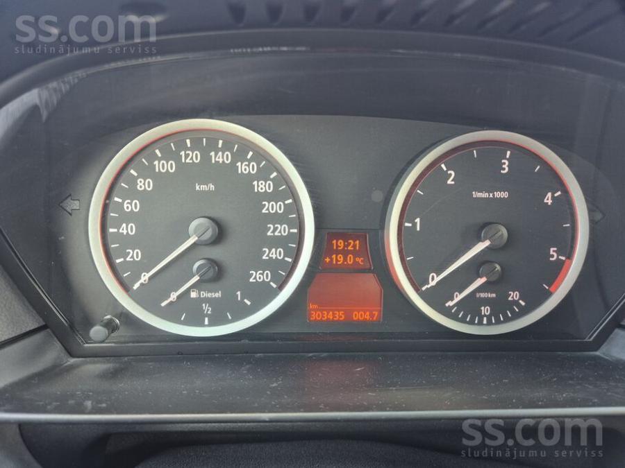 Black BMW 525 2006 in Riga, with an engine capacity of 2.50 L and mileage of 303 thousand km for 6500 €, photo 21 on AUTOMOTO.COM.LV