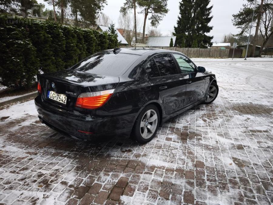 Melns BMW 525 2007 Preiļi, ar dzinēja tilpumu 3.00 L un nobraukumu 446 tūkst. km par 4400 €, foto 4 vietnē AUTOMOTO.COM.LV