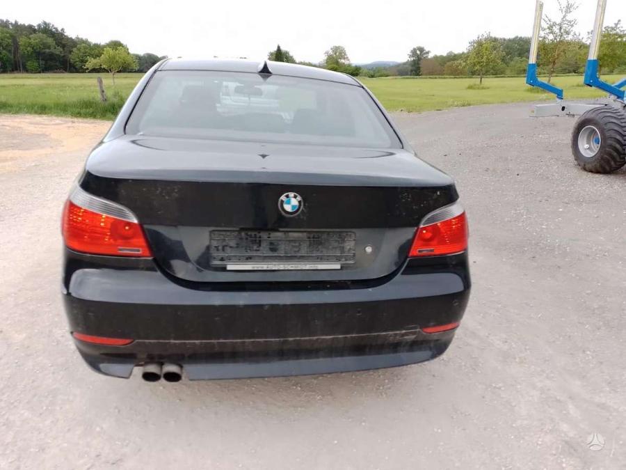 Melns BMW 525 2007 Marijampole, ar dzinēja tilpumu 2.50 L un nobraukumu 260 tūkst. km par 1850 €, foto 4 vietnē AUTOMOTO.COM.LV