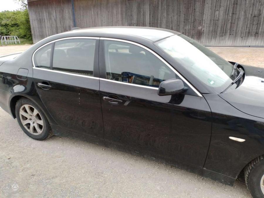 Black BMW 525 2007 in Marijampole, with an engine capacity of 2.50 L and mileage of 260 thousand km for 1850 €, photo 2 on AUTOMOTO.COM.LV