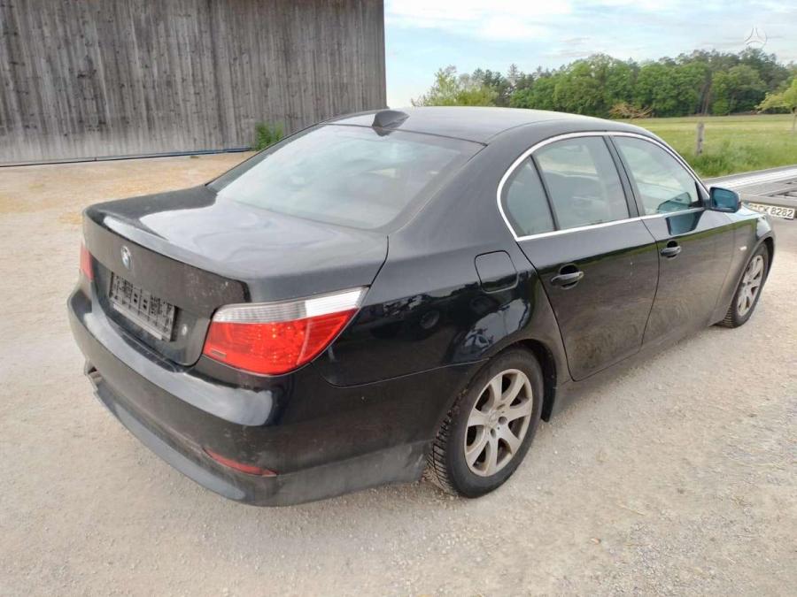 Black BMW 525 2007 in Marijampole, with an engine capacity of 2.50 L and mileage of 260 thousand km for 1850 €, photo 3 on AUTOMOTO.COM.LV