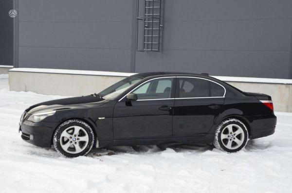 Black BMW 525 2007 in Siauliai, with an engine capacity of 2.99 L and mileage of 320 thousand km for 3800 €, photo 2 on AUTOMOTO.COM.LV