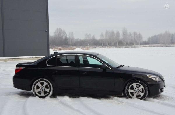 Black BMW 525 2007 in Siauliai, with an engine capacity of 2.99 L and mileage of 320 thousand km for 3800 €, photo 9 on AUTOMOTO.COM.LV