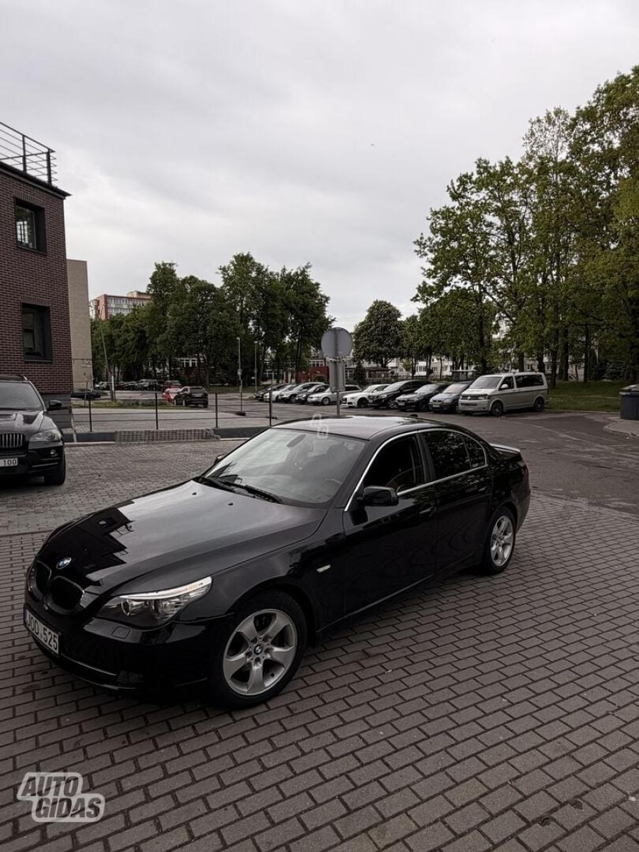 Black BMW 525 2007 in Klaipeda, with an engine capacity of 3.00 L and mileage of 386 thousand km for 3400 €, photo 1 on AUTOMOTO.COM.LV