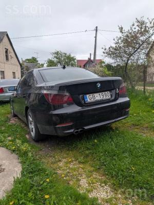 Black BMW 525 2007 in Aizkraukle, with an engine capacity of 3.00 L and mileage of 305 thousand km for 4200 €, photo 4 on AUTOMOTO.COM.LV