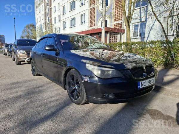 Melns BMW 525 2007 Rīga, ar dzinēja tilpumu 3.00 L un nobraukumu 469 tūkst. km par 2500 €, foto 4 vietnē AUTOMOTO.COM.LV