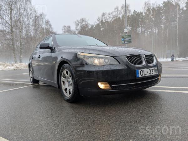 Black BMW 525 2007 in Riga, with an engine capacity of 3.00 L and mileage of 295 thousand km for 5250 €, photo 3 on AUTOMOTO.COM.LV