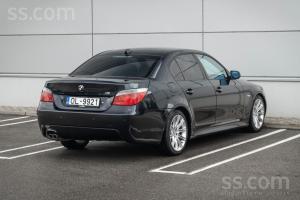 Black BMW 525 2007 in Riga, with an engine capacity of 2.50 L and mileage of 334 thousand km for 5990 €, photo 5 on AUTOMOTO.COM.LV