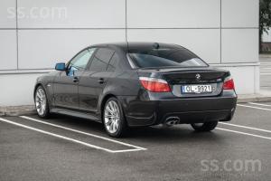 Black BMW 525 2007 in Riga, with an engine capacity of 2.50 L and mileage of 334 thousand km for 5990 €, photo 7 on AUTOMOTO.COM.LV