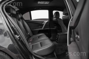 Black BMW 525 2007 in Riga, with an engine capacity of 2.50 L and mileage of 334 thousand km for 5990 €, photo 13 on AUTOMOTO.COM.LV