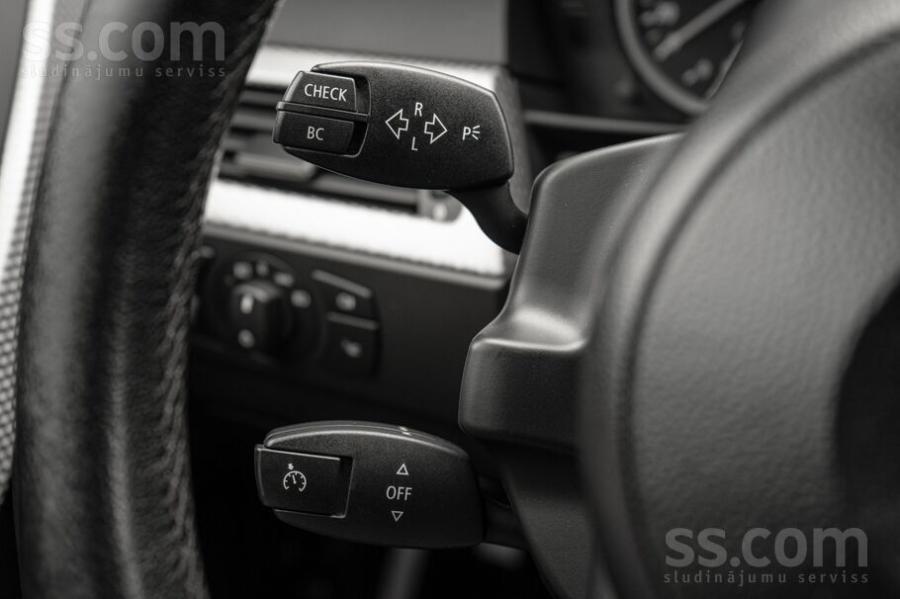 Black BMW 525 2007 in Riga, with an engine capacity of 2.50 L and mileage of 334 thousand km for 5990 €, photo 15 on AUTOMOTO.COM.LV