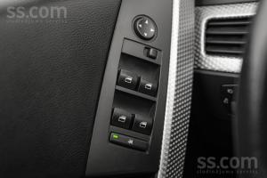 Black BMW 525 2007 in Riga, with an engine capacity of 2.50 L and mileage of 334 thousand km for 5990 €, photo 28 on AUTOMOTO.COM.LV