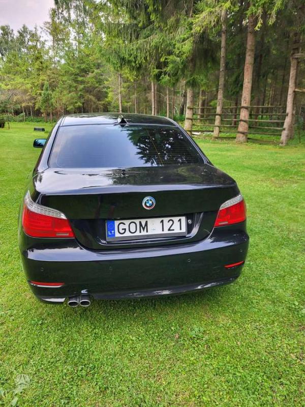 Melns BMW 525 2007 Panevēža, ar dzinēja tilpumu 2.99 L un nobraukumu 530 tūkst. km par 4200 €, foto 3 vietnē AUTOMOTO.COM.LV
