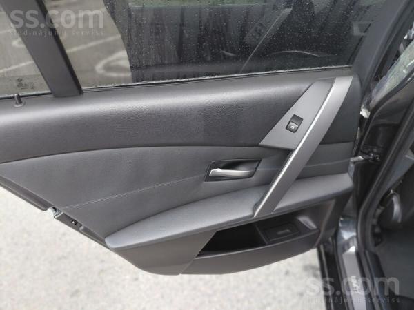 Melns BMW 525 2007 Rīga, ar dzinēja tilpumu 2.50 L un nobraukumu 255 tūkst. km par 4999 €, foto 8 vietnē AUTOMOTO.COM.LV