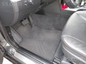 Black BMW 525 2007 in Riga, with an engine capacity of 2.50 L and mileage of 255 thousand km for 4999 €, photo 19 on AUTOMOTO.COM.LV