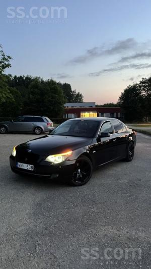 Black BMW 525 2007 in Ogre, with an engine capacity of 3.00 L and mileage of 451 thousand km for 4500 €, photo 3 on AUTOMOTO.COM.LV