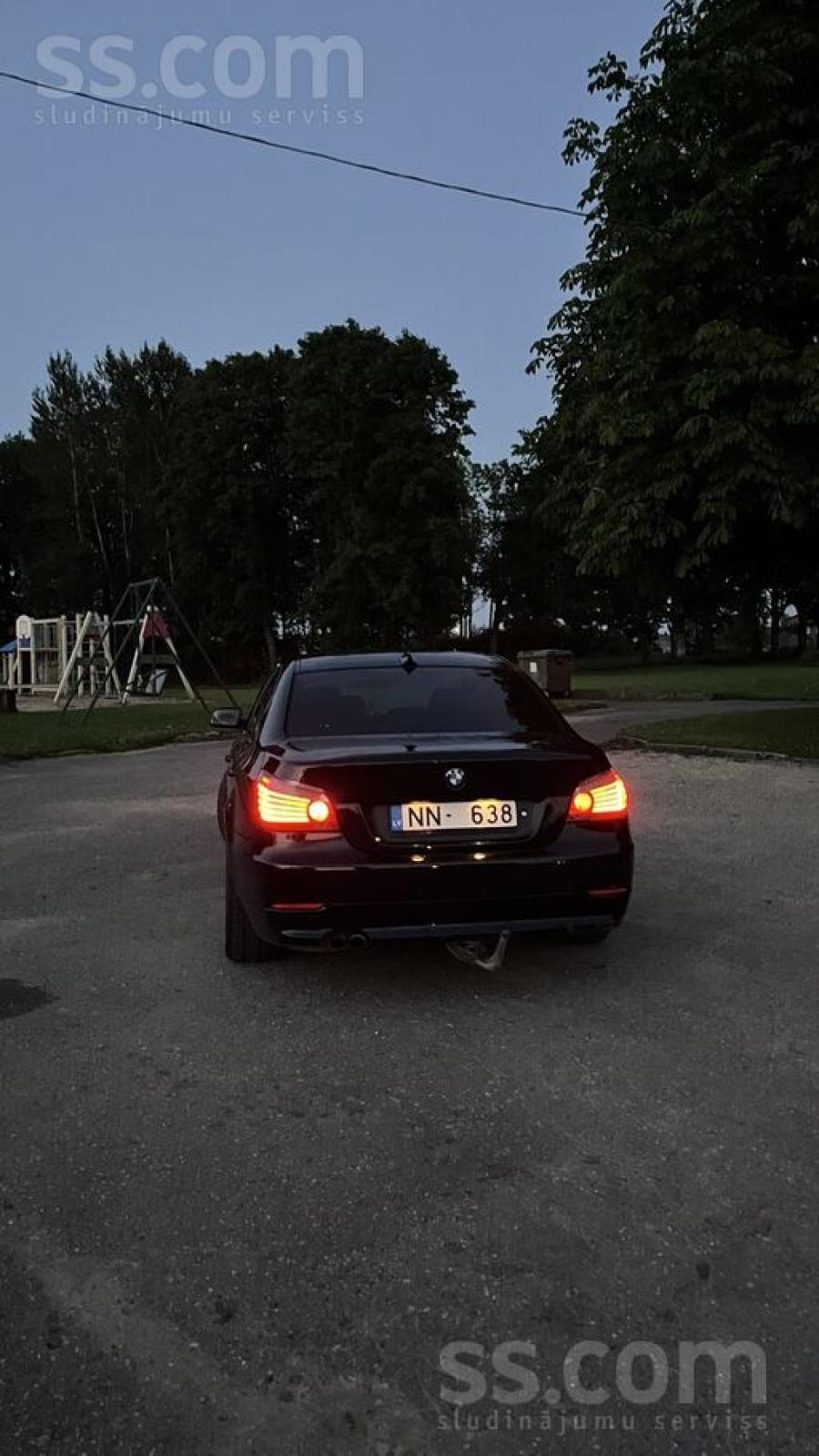 Black BMW 525 2007 in Ogre, with an engine capacity of 3.00 L and mileage of 451 thousand km for 4500 €, photo 4 on AUTOMOTO.COM.LV