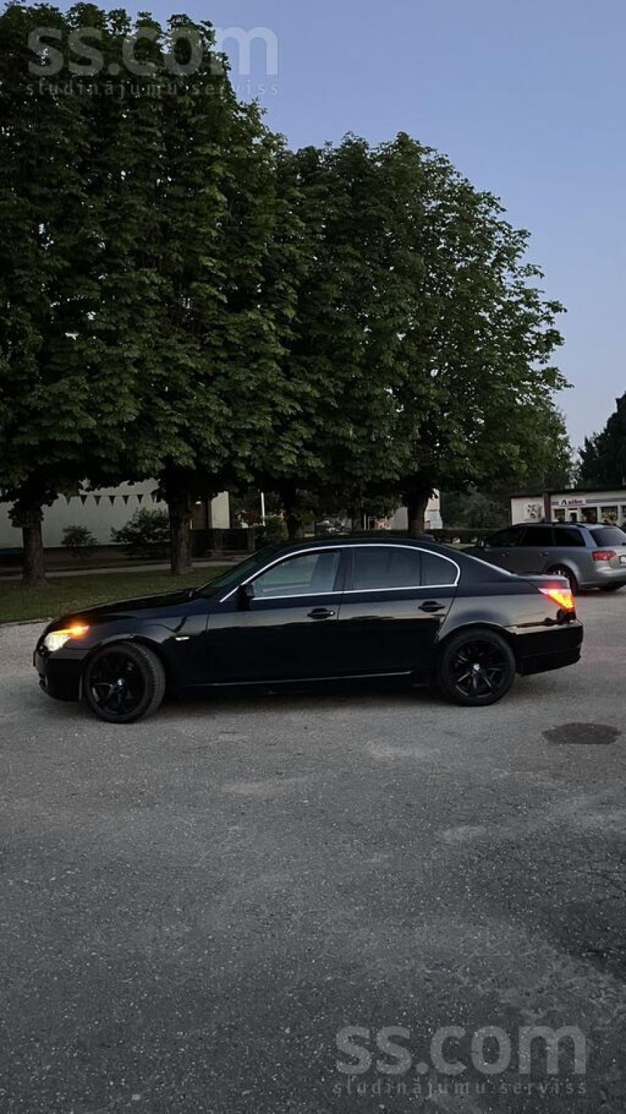 Black BMW 525 2007 in Ogre, with an engine capacity of 3.00 L and mileage of 451 thousand km for 4500 €, photo 6 on AUTOMOTO.COM.LV