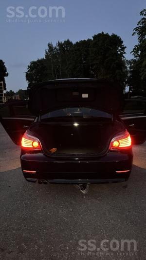 Black BMW 525 2007 in Ogre, with an engine capacity of 3.00 L and mileage of 451 thousand km for 4500 €, photo 9 on AUTOMOTO.COM.LV