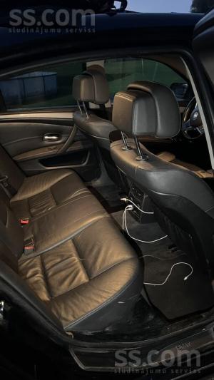 Black BMW 525 2007 in Ogre, with an engine capacity of 3.00 L and mileage of 451 thousand km for 4500 €, photo 10 on AUTOMOTO.COM.LV
