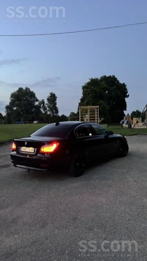 Black BMW 525 2007 in Ogre, with an engine capacity of 3.00 L and mileage of 451 thousand km for 4500 €, photo 15 on AUTOMOTO.COM.LV
