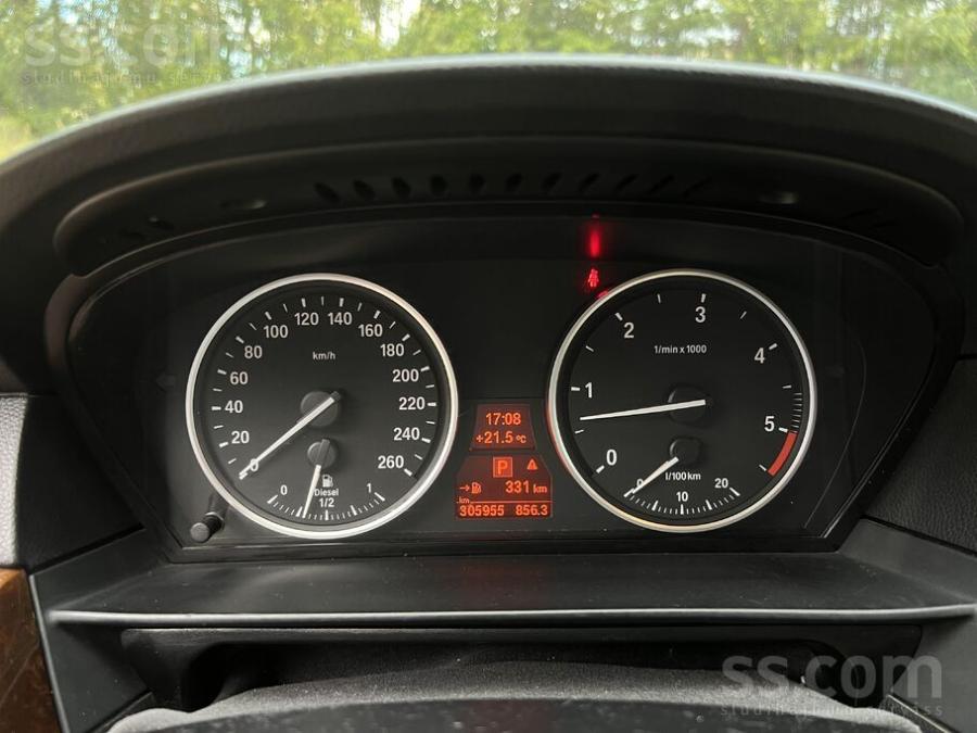 Black BMW 525 2007 in Ludza, with an engine capacity of 3.00 L and mileage of 305 thousand km for 5500 €, photo 14 on AUTOMOTO.COM.LV