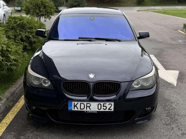 Melns BMW 525 2007 Kauņa, ar dzinēja tilpumu 3.00 L un nobraukumu 523 tūkst. km par 5550 €, foto 3 vietnē AUTOMOTO.COM.LV