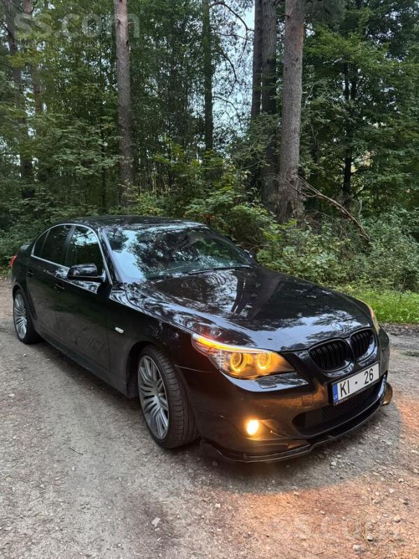 Melns BMW 525 2007 Rīga, ar dzinēja tilpumu 3.00 L un nobraukumu 440 tūkst. km par 7000 €, foto 1 vietnē AUTOMOTO.COM.LV