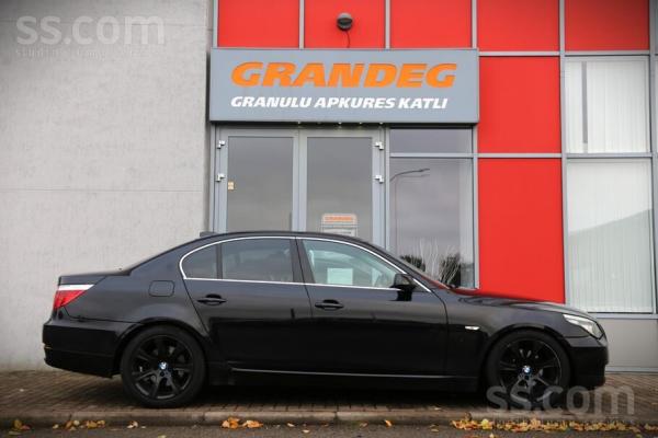 Melns BMW 525 2007 Rīga, ar dzinēja tilpumu 3.00 L un nobraukumu 455 tūkst. km par 4995 €, foto 4 vietnē AUTOMOTO.COM.LV