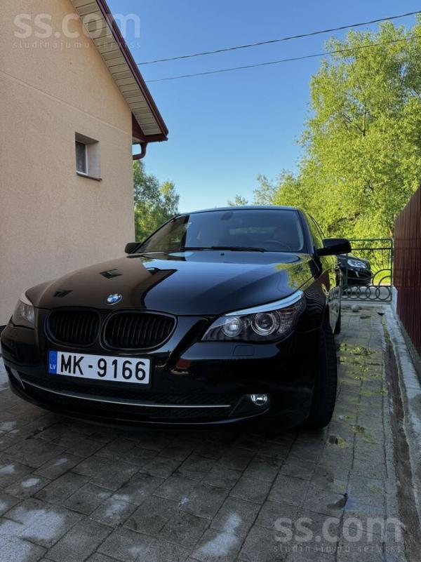 Black BMW 525 2008 in Riga, with an engine capacity of 3.00 L and mileage of 385 thousand km for 6200 €, photo 1 on AUTOMOTO.COM.LV