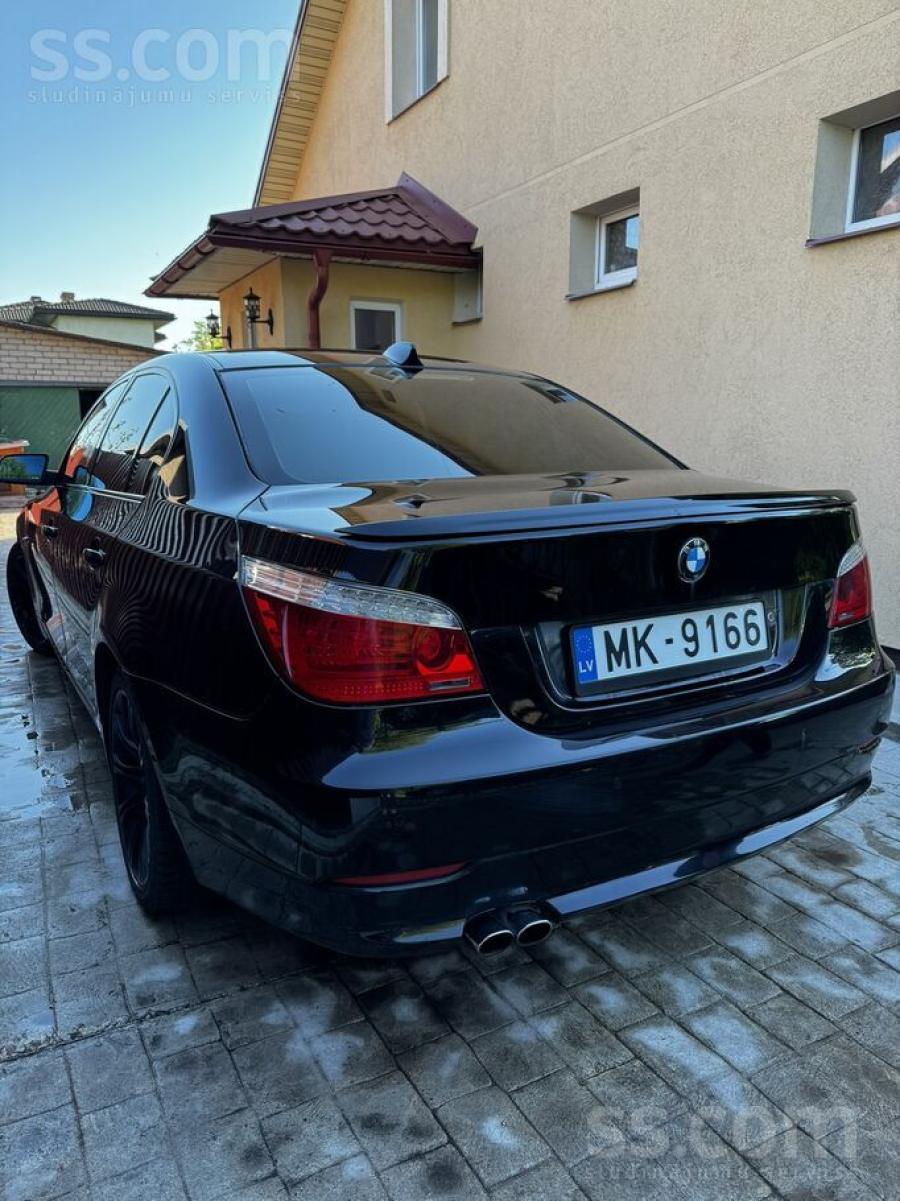 Black BMW 525 2008 in Riga, with an engine capacity of 3.00 L and mileage of 385 thousand km for 6200 €, photo 2 on AUTOMOTO.COM.LV