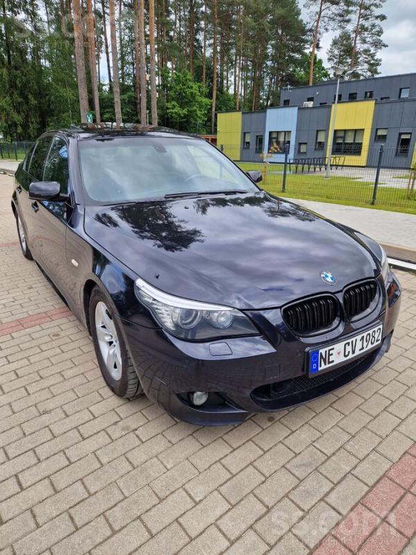 Black BMW 525 2008 in Ogre, with an engine capacity of 3.00 L and mileage of 328 thousand km for 6800 €, photo 3 on AUTOMOTO.COM.LV