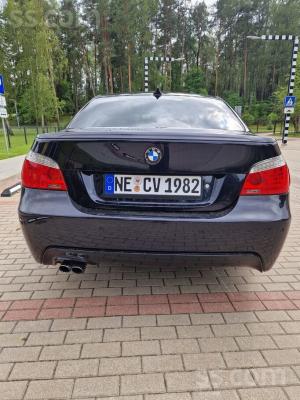 Black BMW 525 2008 in Ogre, with an engine capacity of 3.00 L and mileage of 328 thousand km for 6800 €, photo 5 on AUTOMOTO.COM.LV