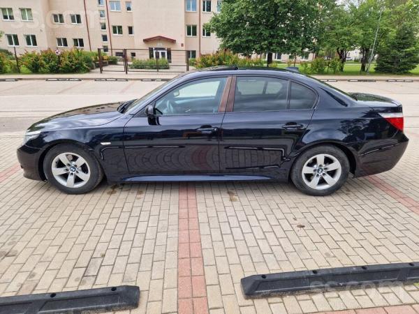 Black BMW 525 2008 in Ogre, with an engine capacity of 3.00 L and mileage of 328 thousand km for 6800 €, photo 7 on AUTOMOTO.COM.LV