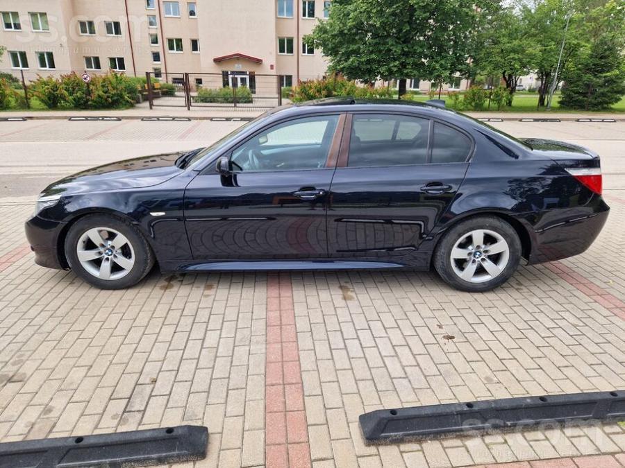 Black BMW 525 2008 in Ogre, with an engine capacity of 3.00 L and mileage of 328 thousand km for 6800 €, photo 7 on AUTOMOTO.COM.LV