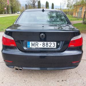 Black BMW 525 2008 in Riga, with an engine capacity of 3.00 L and mileage of 398 thousand km for 3800 €, photo 5 on AUTOMOTO.COM.LV