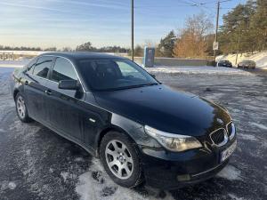 Black BMW 525 2008 in Kaunas, with an engine capacity of 2.99 L and mileage of 295 thousand km for 4200 €, photo  on AUTOMOTO.COM.LV