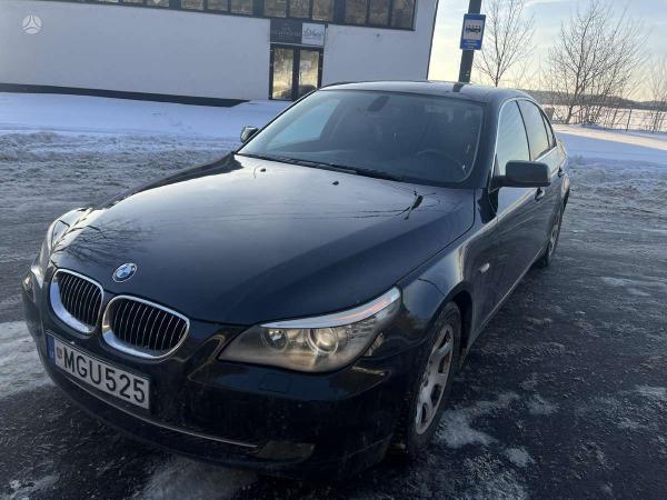 Melns BMW 525 2008 Kauņa, ar dzinēja tilpumu 2.99 L un nobraukumu 295 tūkst. km par 4200 €, foto 2 vietnē AUTOMOTO.COM.LV