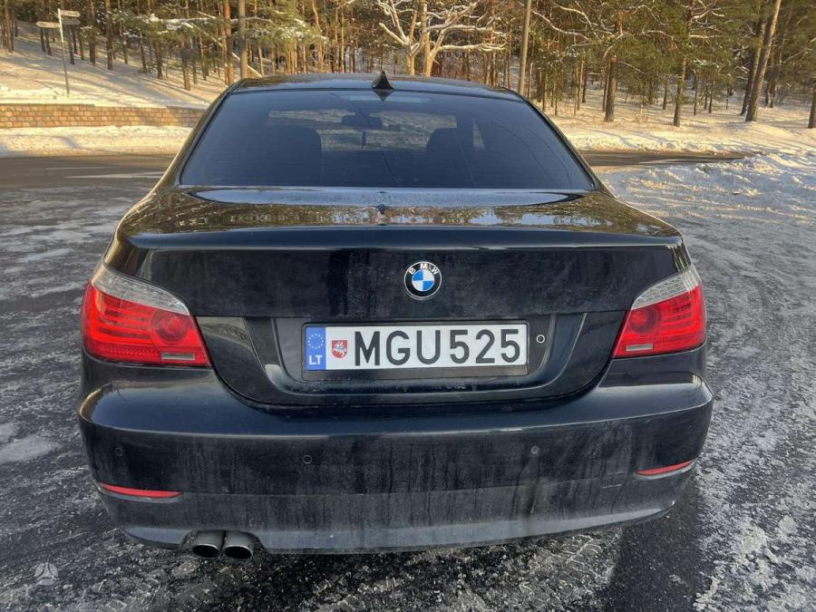Black BMW 525 2008 in Kaunas, with an engine capacity of 2.99 L and mileage of 295 thousand km for 4200 €, photo 5 on AUTOMOTO.COM.LV