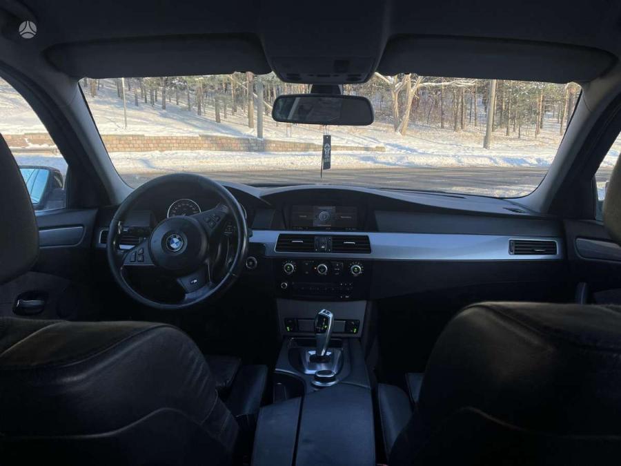 Black BMW 525 2008 in Kaunas, with an engine capacity of 2.99 L and mileage of 295 thousand km for 4200 €, photo 7 on AUTOMOTO.COM.LV