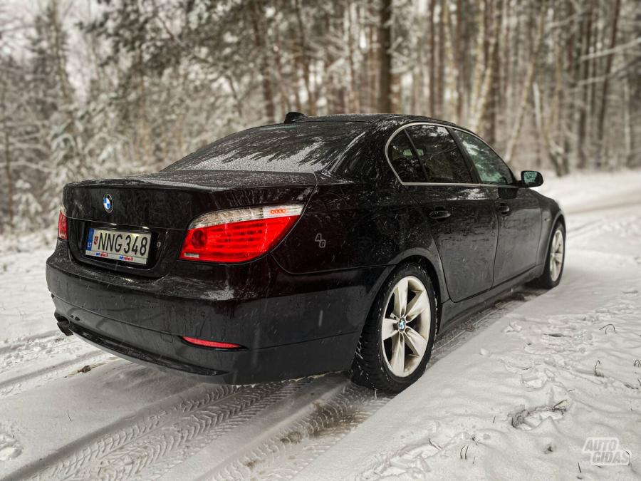 Black BMW 525 2008 in Vilnius, with an engine capacity of 3.00 L and mileage of 372 thousand km for 4500 €, photo 2 on AUTOMOTO.COM.LV