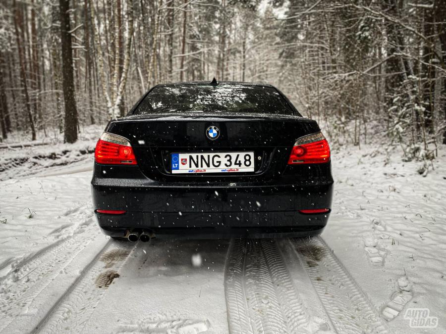 Black BMW 525 2008 in Vilnius, with an engine capacity of 3.00 L and mileage of 372 thousand km for 4500 €, photo 4 on AUTOMOTO.COM.LV