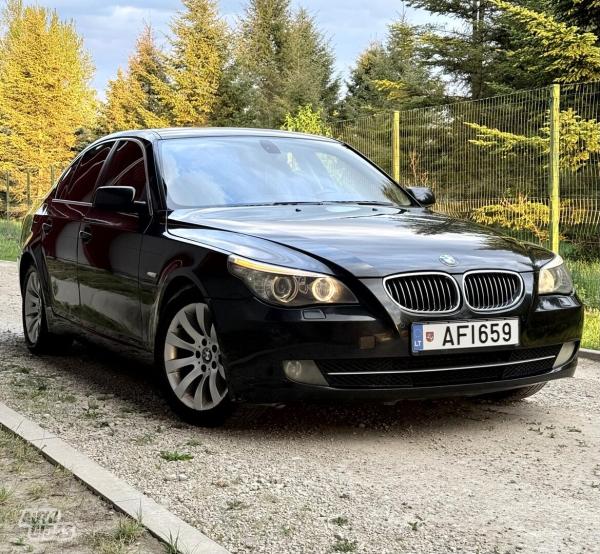 Black BMW 525 2008 in Kaunas, with an engine capacity of 3.00 L and mileage of 349 thousand km for 4750 €, photo 2 on AUTOMOTO.COM.LV