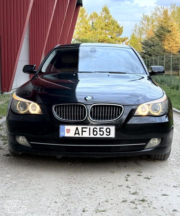Black BMW 525 2008 in Kaunas, with an engine capacity of 3.00 L and mileage of 349 thousand km for 4750 €, photo 3 on AUTOMOTO.COM.LV
