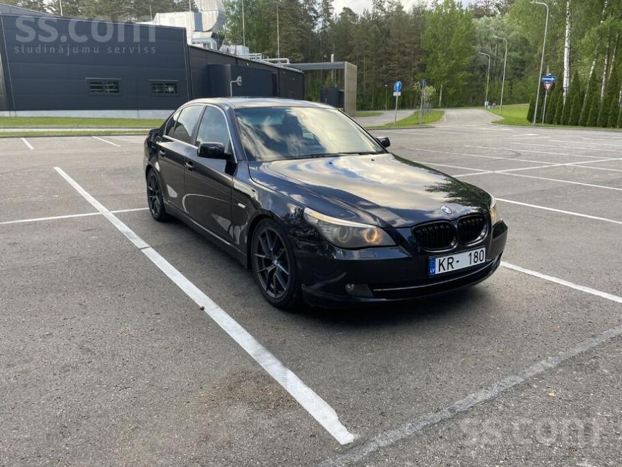 Black BMW 525 2008 in Riga, with an engine capacity of 3.00 L and mileage of 273 thousand km for 5600 €, photo 3 on AUTOMOTO.COM.LV