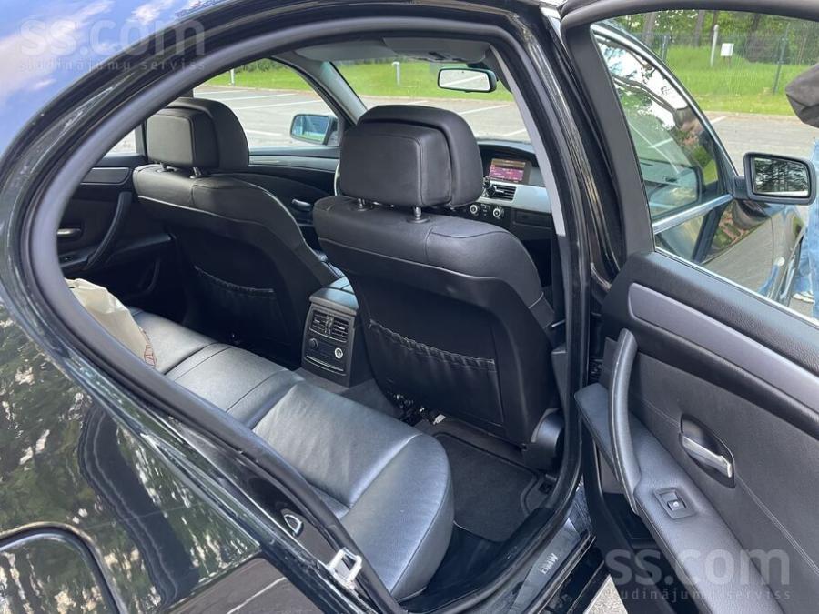 Black BMW 525 2008 in Riga, with an engine capacity of 3.00 L and mileage of 273 thousand km for 5600 €, photo 7 on AUTOMOTO.COM.LV