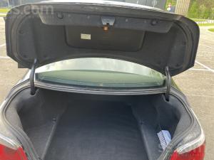Black BMW 525 2008 in Riga, with an engine capacity of 3.00 L and mileage of 273 thousand km for 5600 €, photo 9 on AUTOMOTO.COM.LV