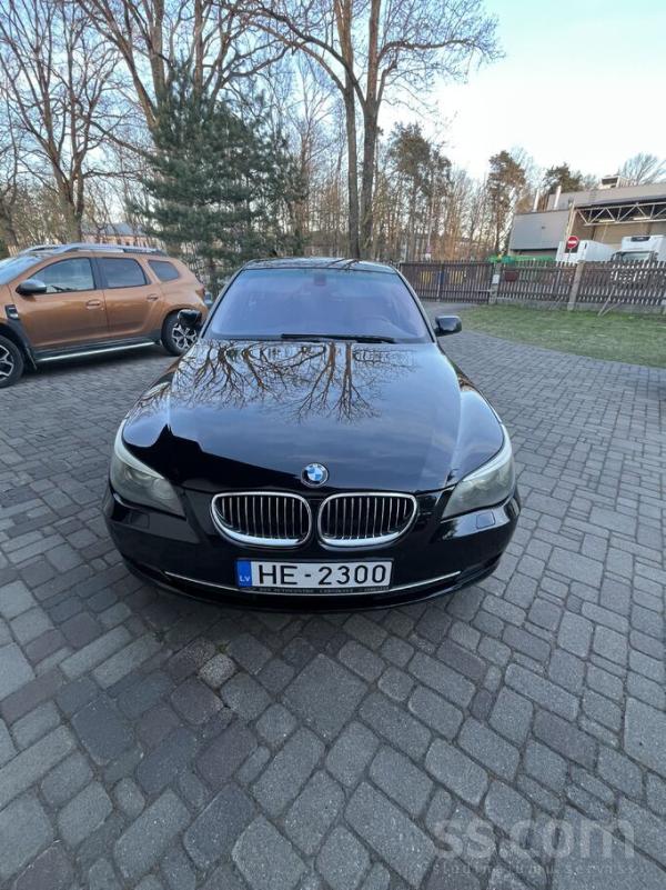 Melns BMW 525 2008 Rīga, ar dzinēja tilpumu 3.00 L un nobraukumu 326 tūkst. km par 4900 €, foto 3 vietnē AUTOMOTO.COM.LV